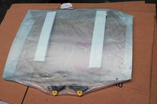 Стекло задней двери Mitsubishi Lancer MR525741