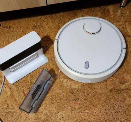 Пылесос Xiaomi Mi Robot Vacuum Cleaner