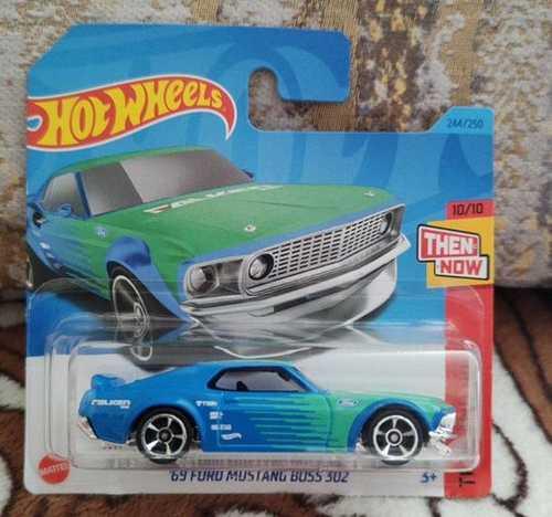 Hot wheels машинки