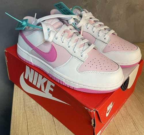 Кроссовки Nike Dunk Low