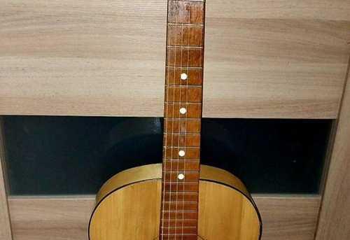 Шестиструнная гитара Луначарского 1976 г