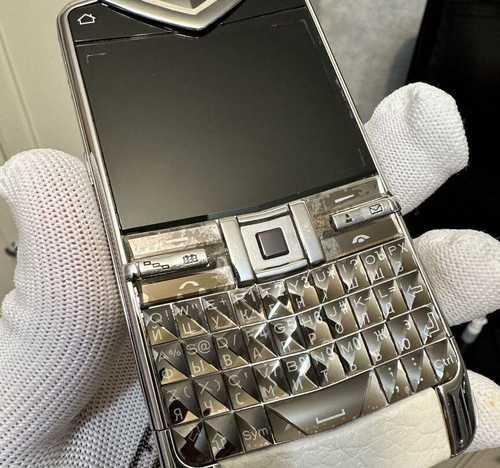 Vertu Constellation Quest, 8 ГБ