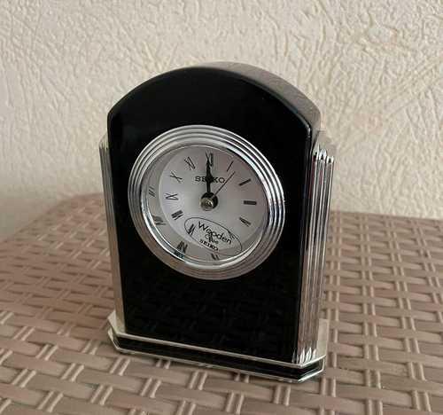Настольные часы seiko