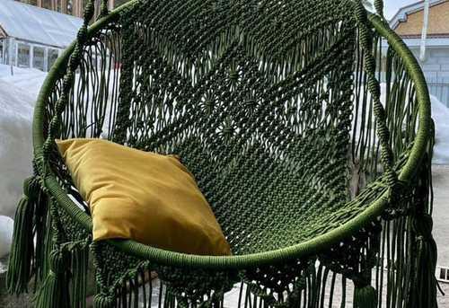 Подвесное плетеное кресло