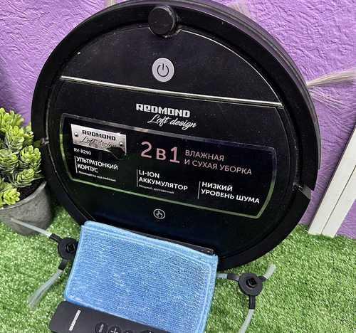 Робот пылесос Redmond RV-R290