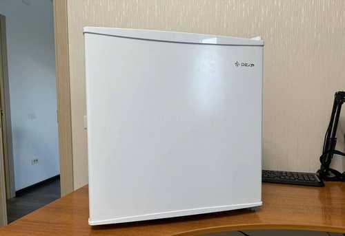 Компактный холодильник Dexp TF050D