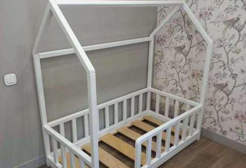 Детская кроватка напольная домик