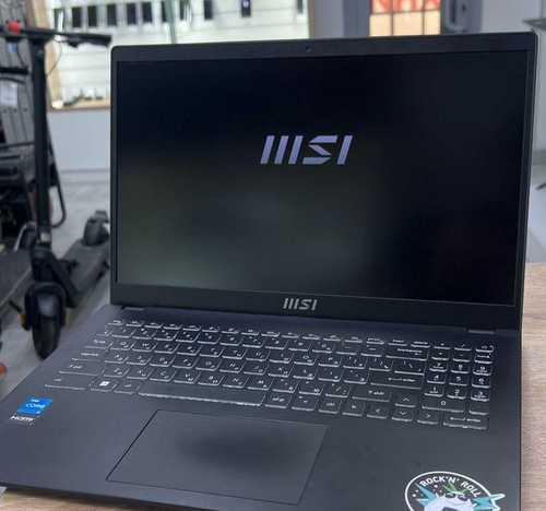 15.6" MSI Modern 15 B11M-002RU, Core i3, RAM 8 ГБ, 256 ГБ, Intel UHD Graphics