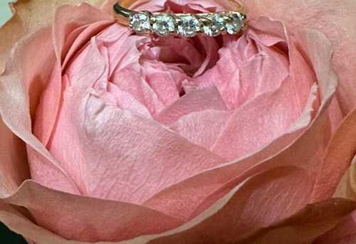 Золотое кольцо с бриллиантами эпл якутские