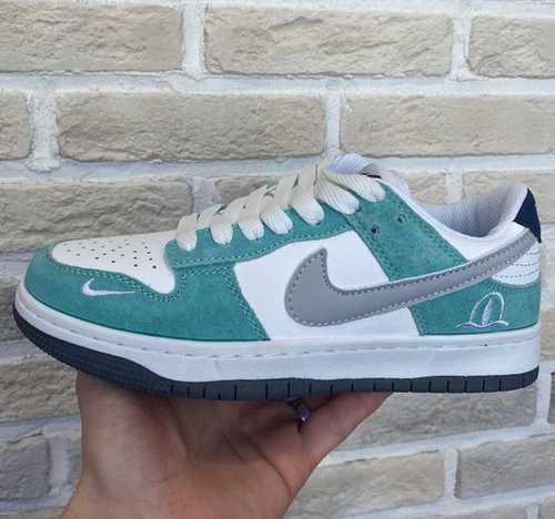 Кроссовки Nike dunk low