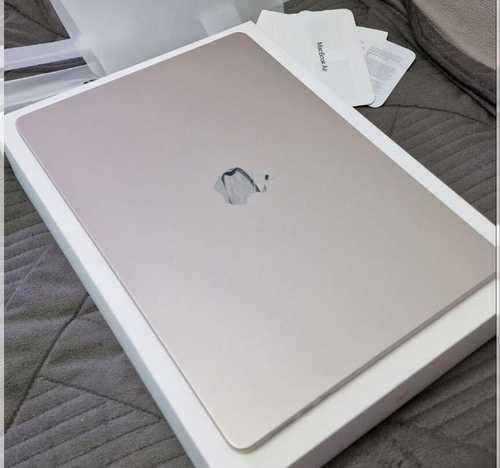 Macbook air 15/ m2/8/512 (starlight)