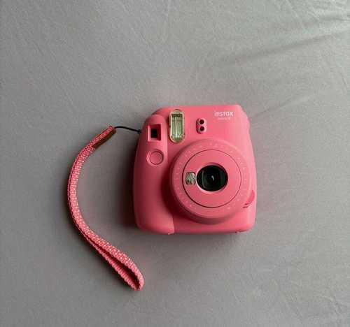 Фотоаппарат мгновенной печати instax mini 9