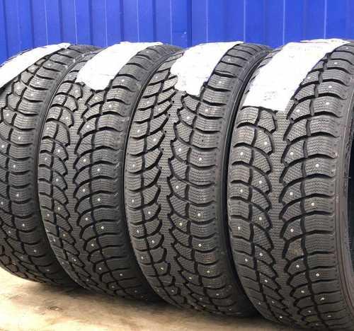 Kinforest Snow Force 215/50 R17