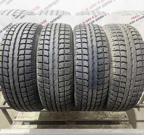 Maxtrek Trek M7 215/65 R16 98S