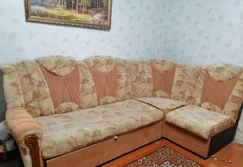 Мягкая мебель угловой диван и кресло бу