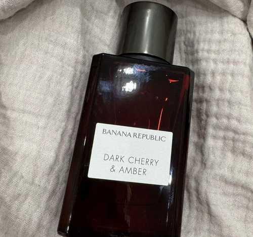 Banana republic dark cherry 75ml
