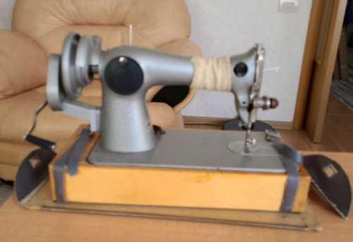 Машинка швейная ручная Подольск