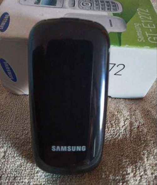 Телефон Samsung GT -E1272 duos