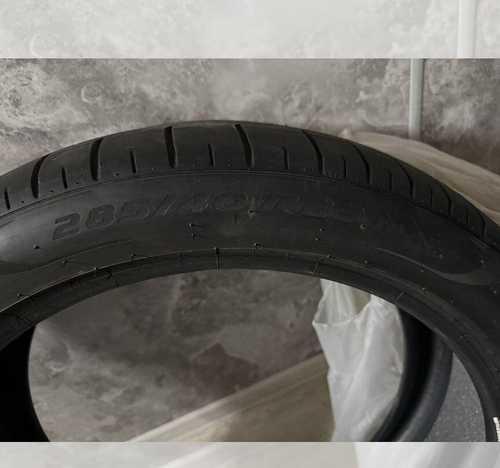 Pirelli P Zero 285/40 R23 и 325/35 R23 111Y