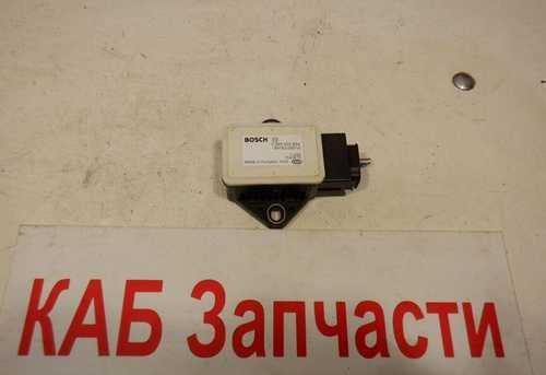 Датчик курсовой устойчивости Toyota Auris E15