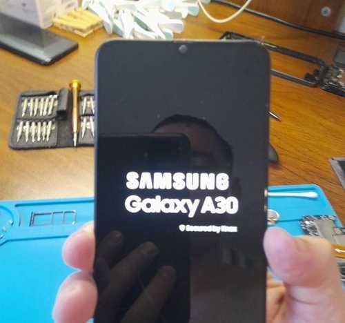 Samsung Galaxy A30, 4/64 ГБ