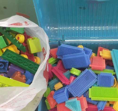 Lego duplo и колючий конструктор
