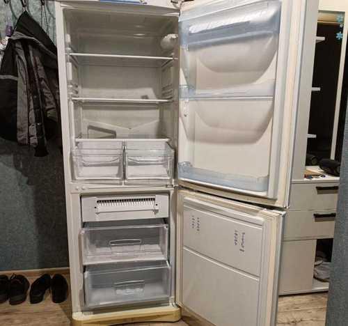 Холодильник Indesit б/у