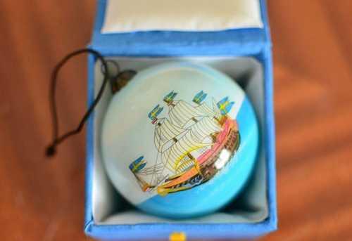 Елочная игрушка стеклянный шар Швеция корабль Ваза