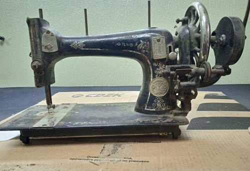 Юбилейная швейная машинка Naumann