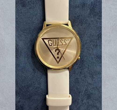 Наручные часы guess