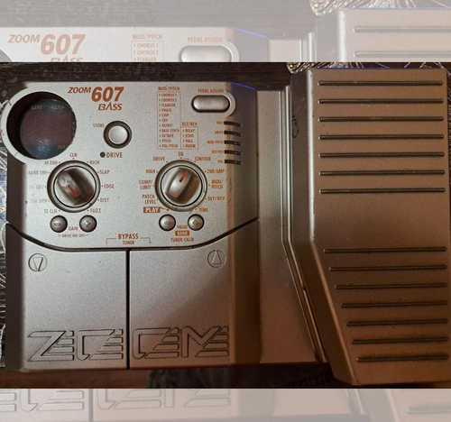 Zoom 607 bass