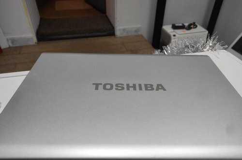 Ноутбук Toshiba L350,17",2 гб, 120 гб, HDD разбор