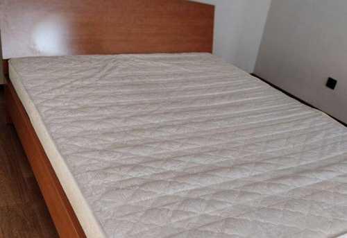 Кровать двухспальная с матрасом 160 * 200