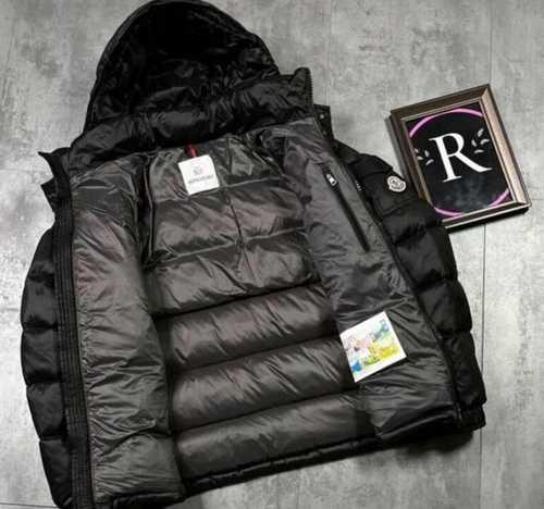 Зимние куртки Moncler