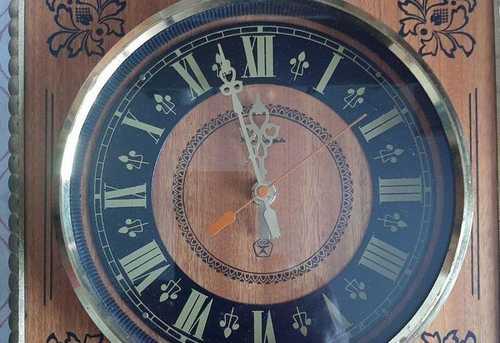 Часы Янтарь настенные СССР