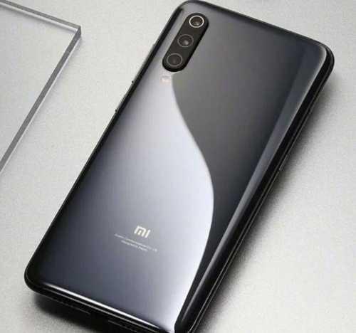 Xiaomi Mi 9, 8/64 ГБ