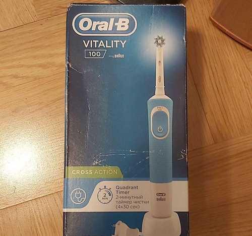 Новая электрическая зубная щетка oral b vitality