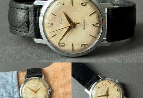 Восток с цифрами мужские редкие наручные часы СССР