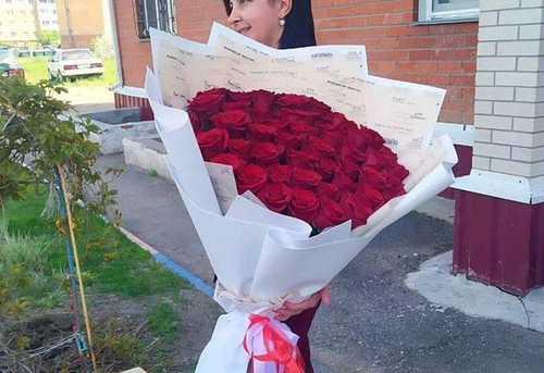 Букет красных роз доставка цветов