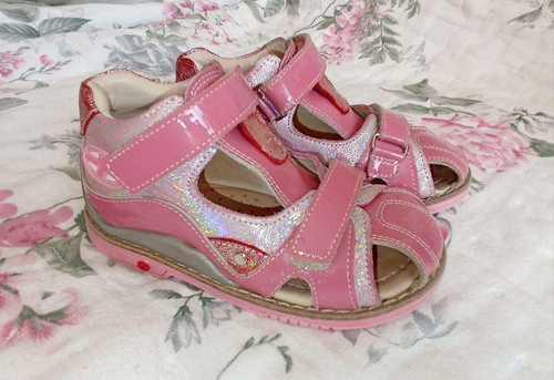 Сандалии для девочки minimen