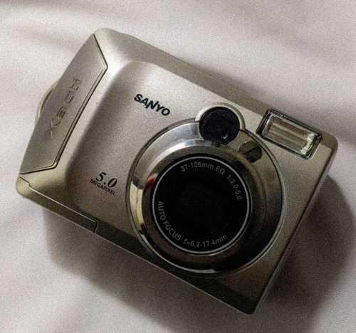 Винтажный фотоаппарат Sanyo y2k