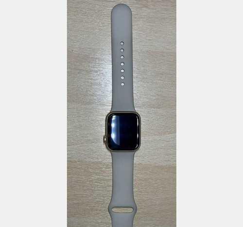 Apple Watch SE 40 мм