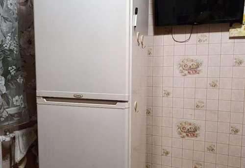 Холодильник с морозилкой stinol
