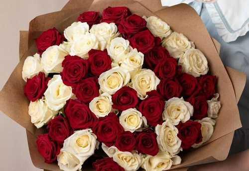 51 красная белая роза/Цветы доставка
