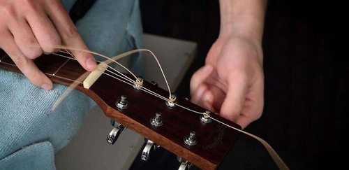 Замена струн на гитаре, укулеле и скрипке