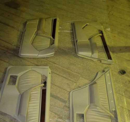 Дверные карты mercedes w124