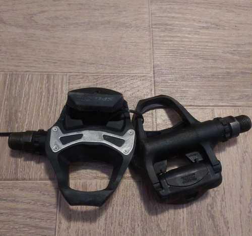 Контактные педали Shimano PD-R550