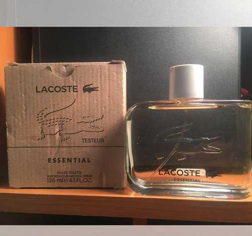 Lacoste essential