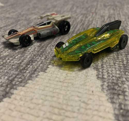 Машинки Hot Wheels,одна 270