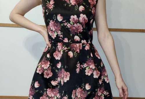 Вечернее платье с цветочным принтом